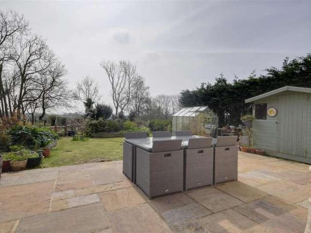 4 bed house for sale