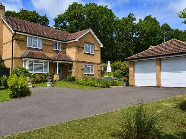 4 bed house for sale