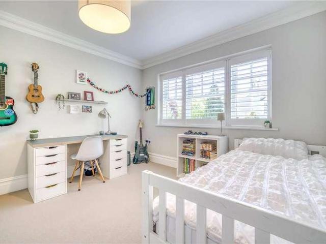 4 bed house for sale