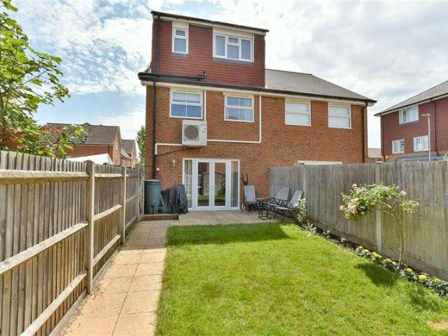 4 bed house for sale