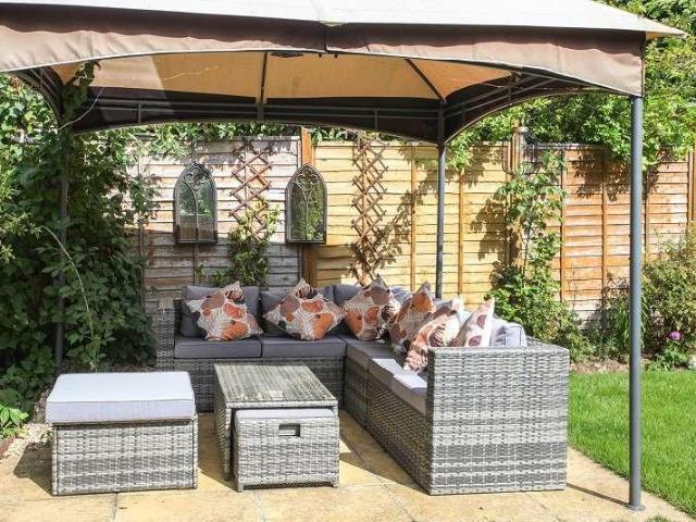 4 bed house for sale