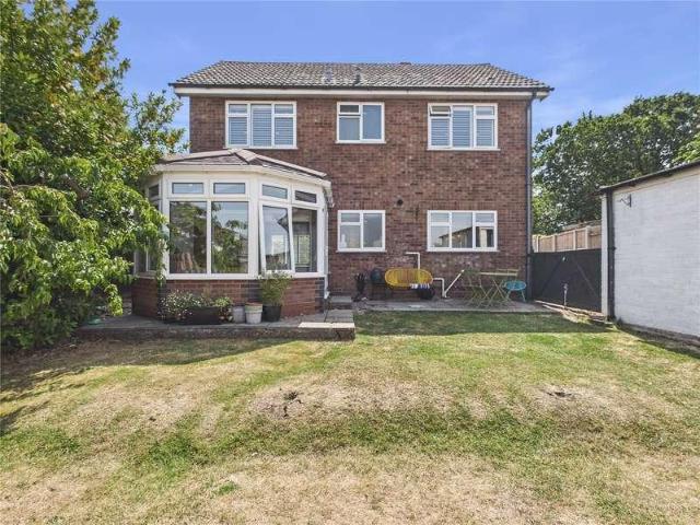 4 bed house for sale