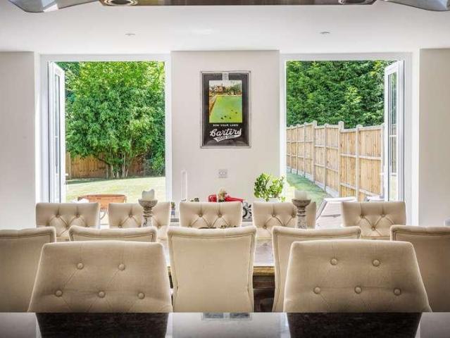 4 bed house for sale
