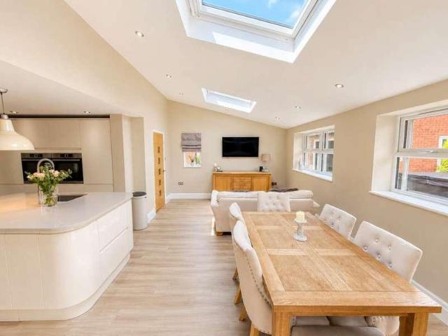 4 bed house for sale