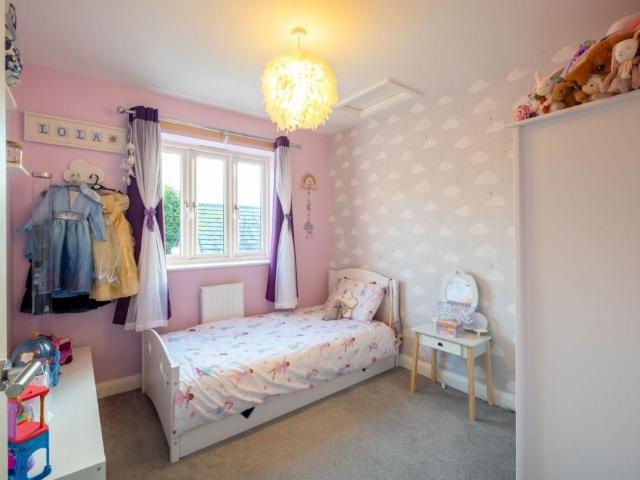 4 bed house for sale