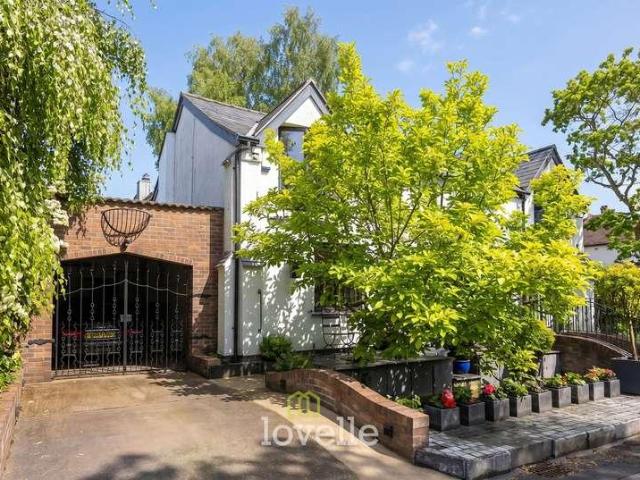 4 bed house for sale