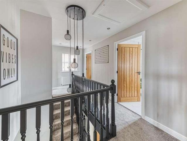 4 bed house for sale