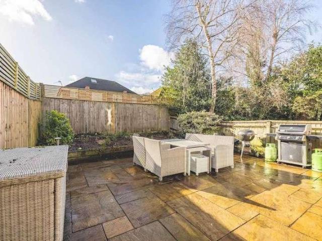 4 bed house for sale