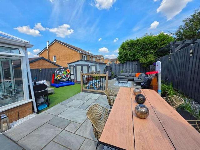 4 bed house for sale