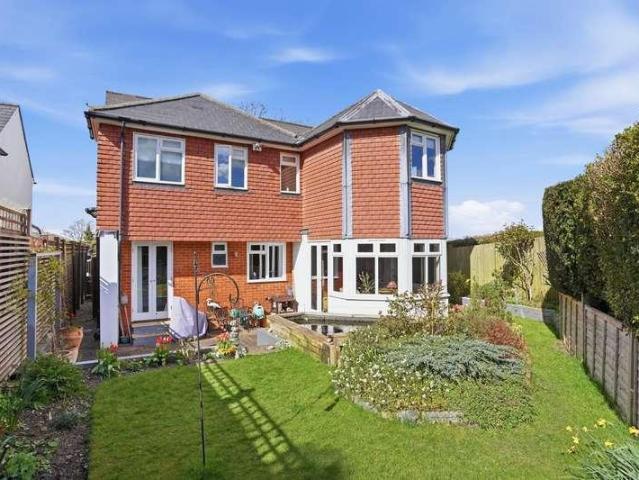 4 bed house for sale