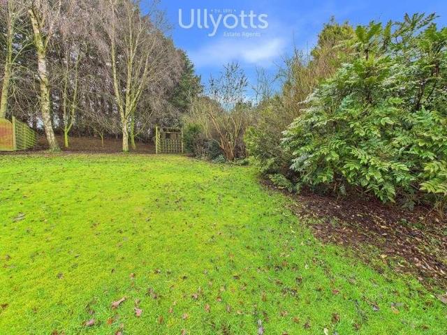 4 bed house for sale