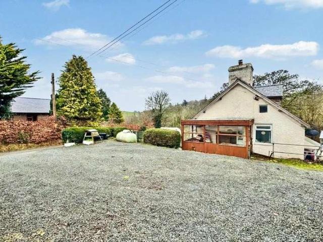 4 bed house for sale