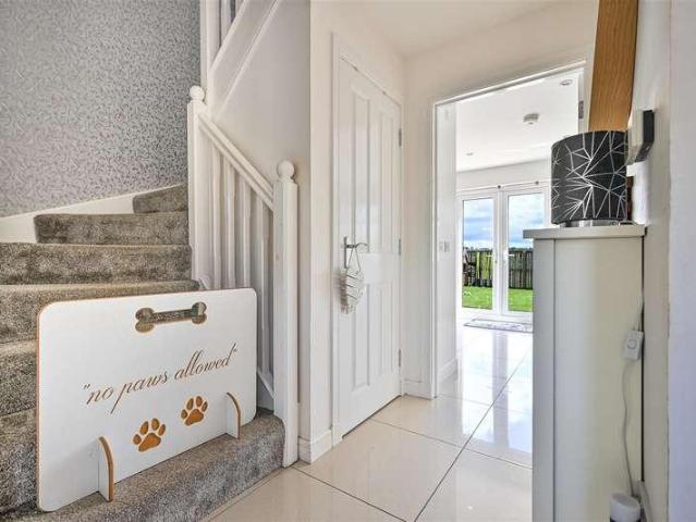 4 bed house for sale