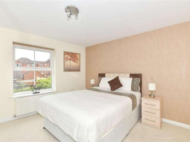 4 bed house for sale