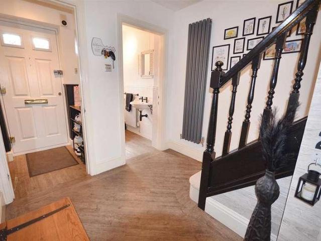 4 bed house for sale