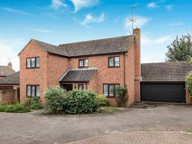 4 bed house for sale