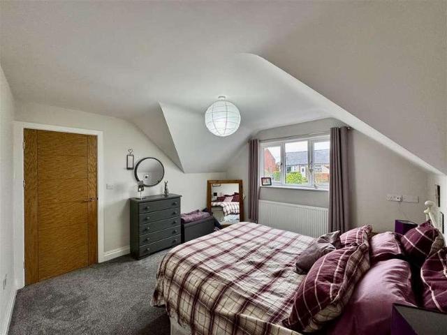 4 bed house for sale