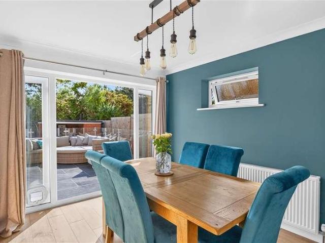 4 bed house for sale