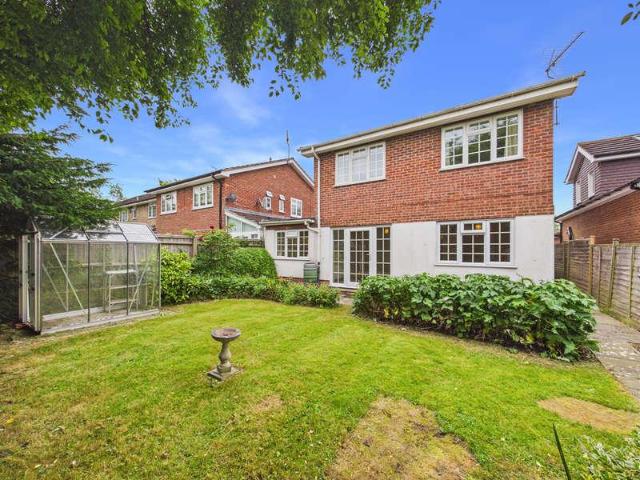 4 bed house for sale