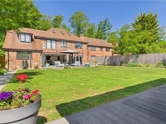 4 bed house for sale