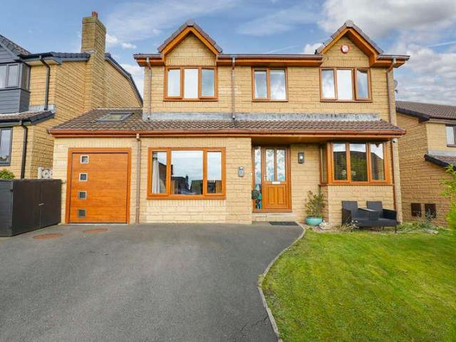 4 bed house for sale