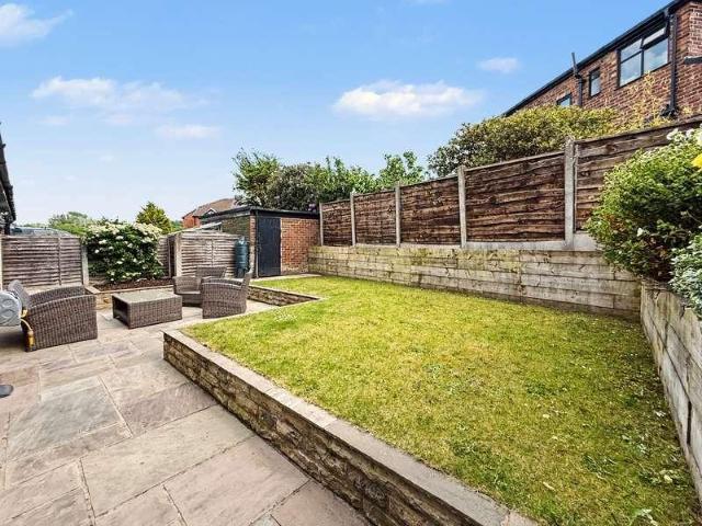 4 bed house for sale