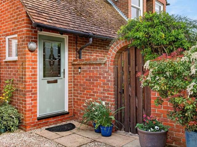 4 bed house for sale