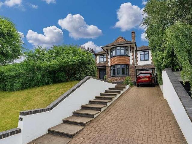 4 bed house for sale