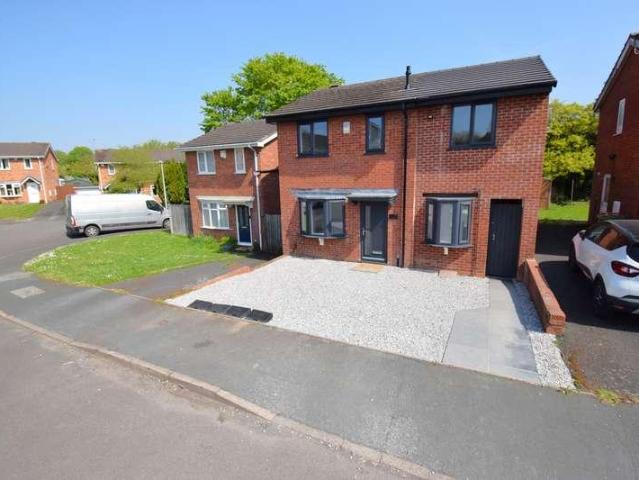 4 bed house for sale