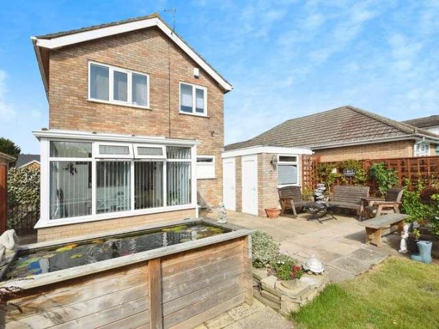 4 bed house for sale