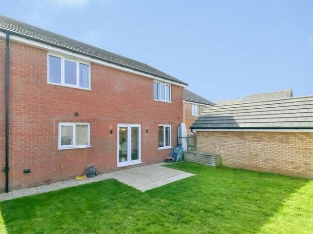 4 bed house for sale