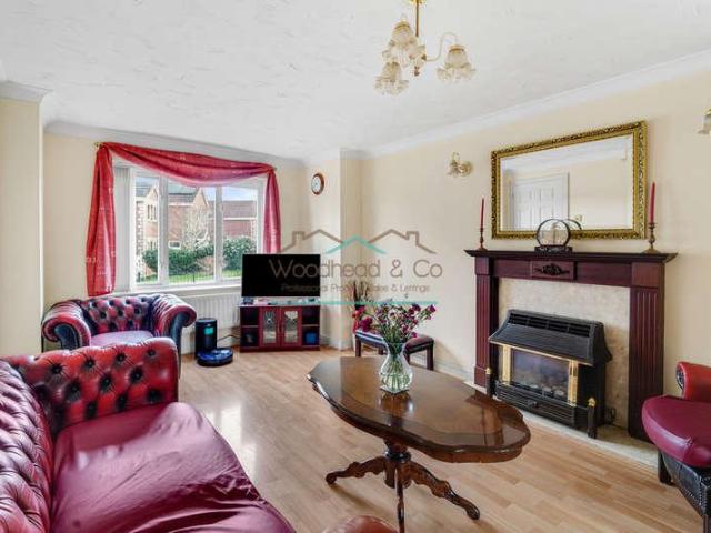 4 bed house for sale
