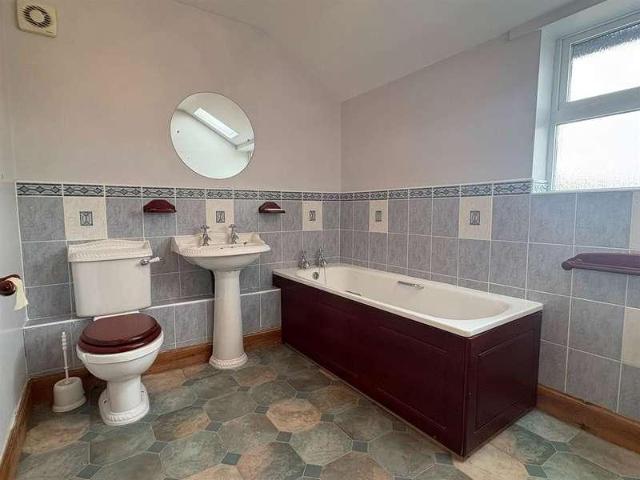 4 bed house for sale
