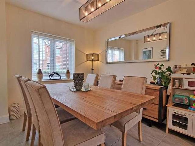 4 bed house for sale