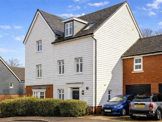 4 bed house for sale