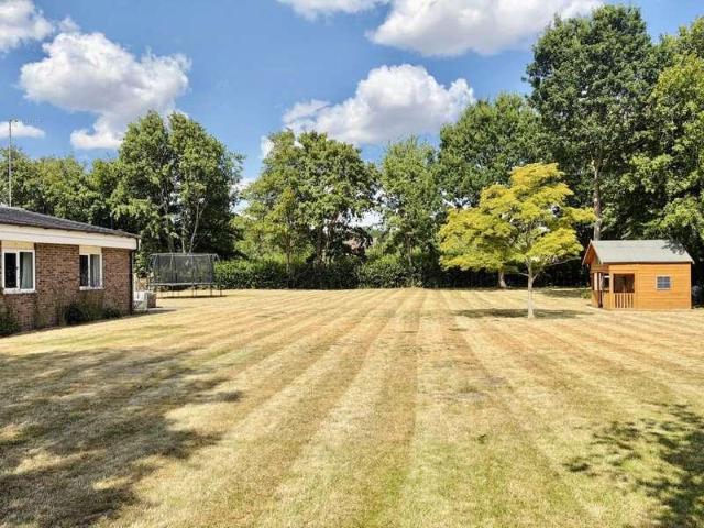 4 bed house for sale