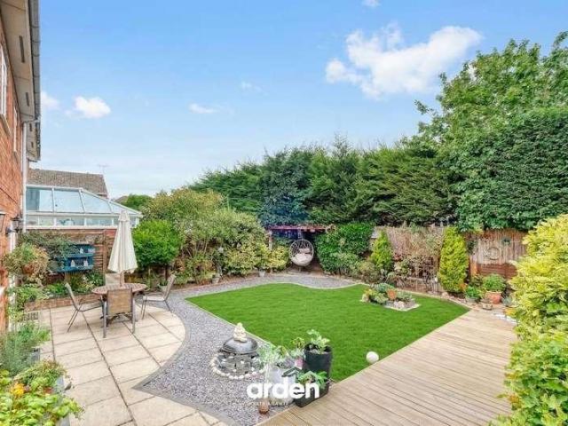 4 bed house for sale