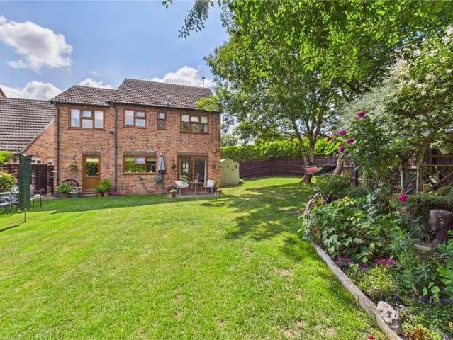 4 bed house for sale