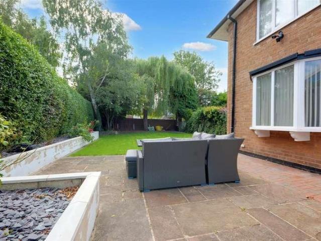 4 bed house for sale