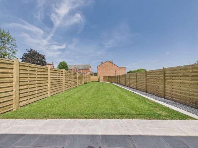 4 bed house for sale