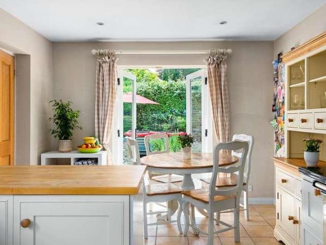 4 bed house for sale