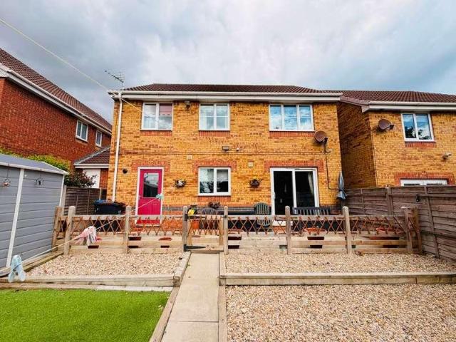 4 bed house for sale