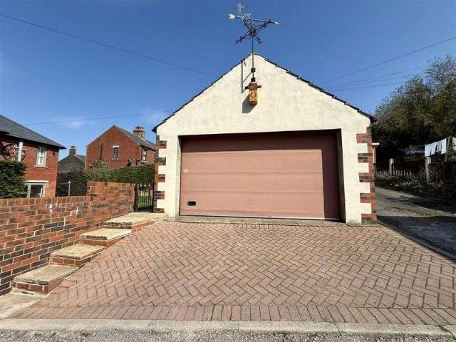 4 bed house for sale