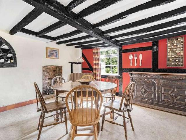 4 bed house for sale