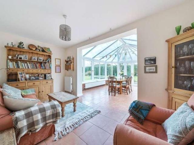 4 bed house for sale