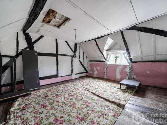 4 bed house for sale