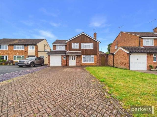 4 bed house for sale