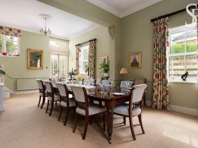 4 bed house for sale