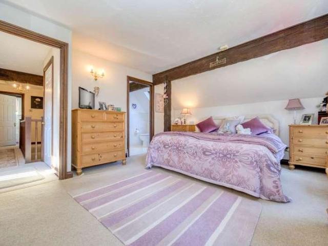 4 bed house for sale