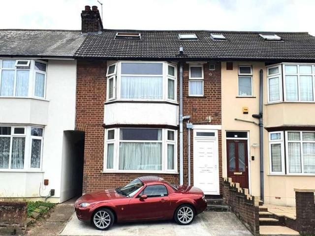 4 bed house for sale